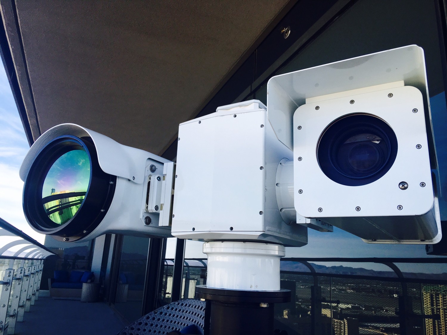 Long range steerable PTZ flir thermal camera - SPI Corp